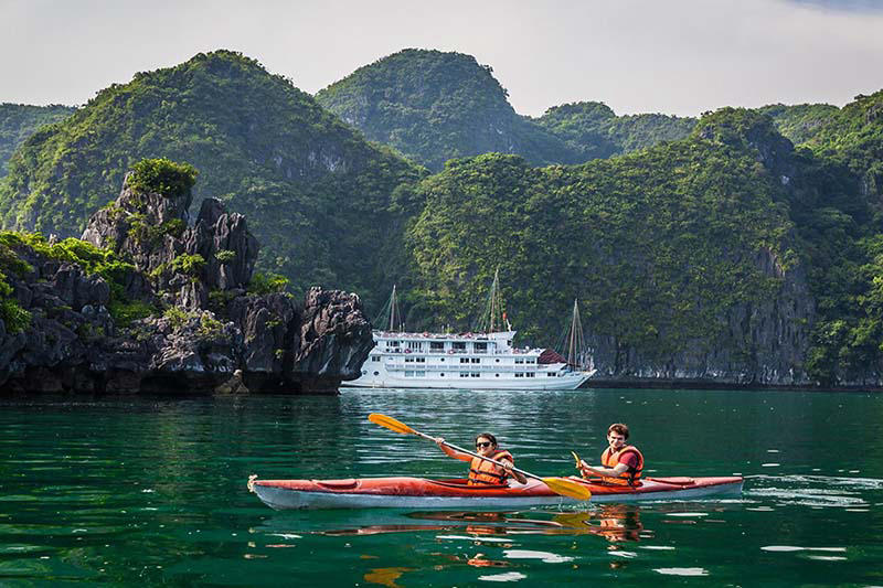 Tour Hạ Long: Vịnh Hạ Long - Hạ Long Park - Bãi Cháy